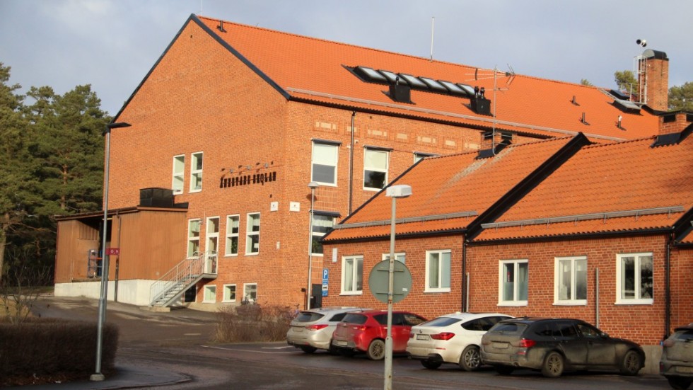 Ekande tomt i skolkorridorerna – nästan hela högstadiet är hemma: "Det ...