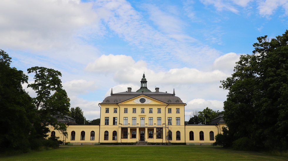 Kika in i slottets unika runda rum – elva meter till tak