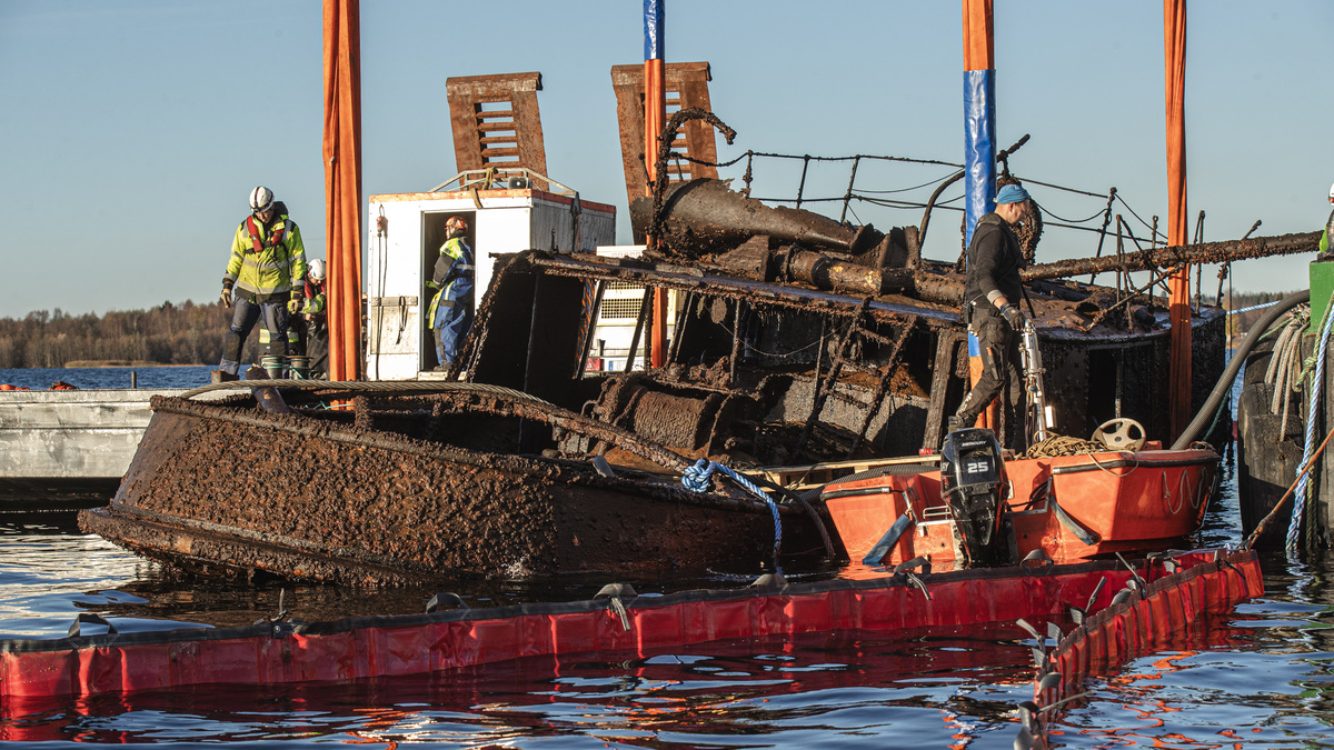 Munksund 5 bärgad från Inre fjärden – spår av tjockolja i vraket