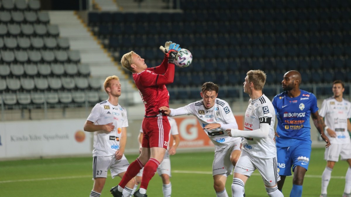 "Peking" testar målvakt – och allsvensk spelare: "Kan användas på fler ...