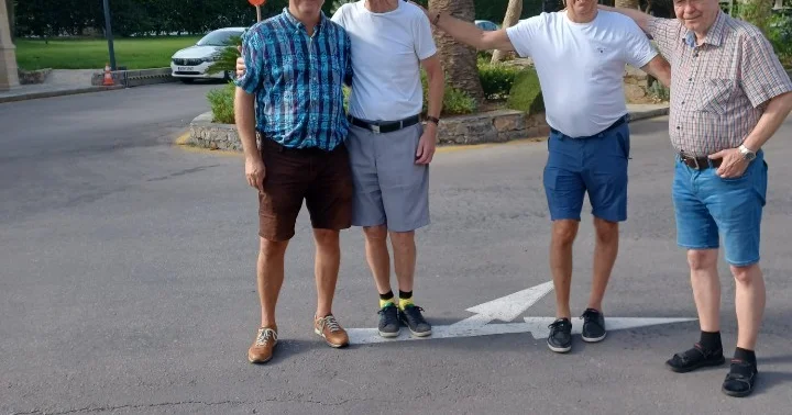 "Grabbarna Grus" spelade bridge på Kreta