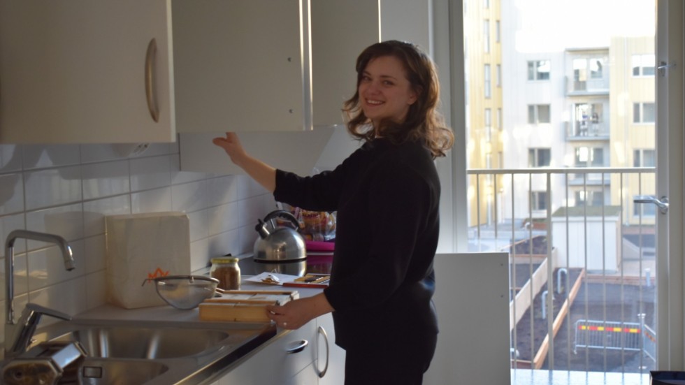 I dag var det inflyttning i kvarteret Frigg • Emmy och Jacob knep en ...