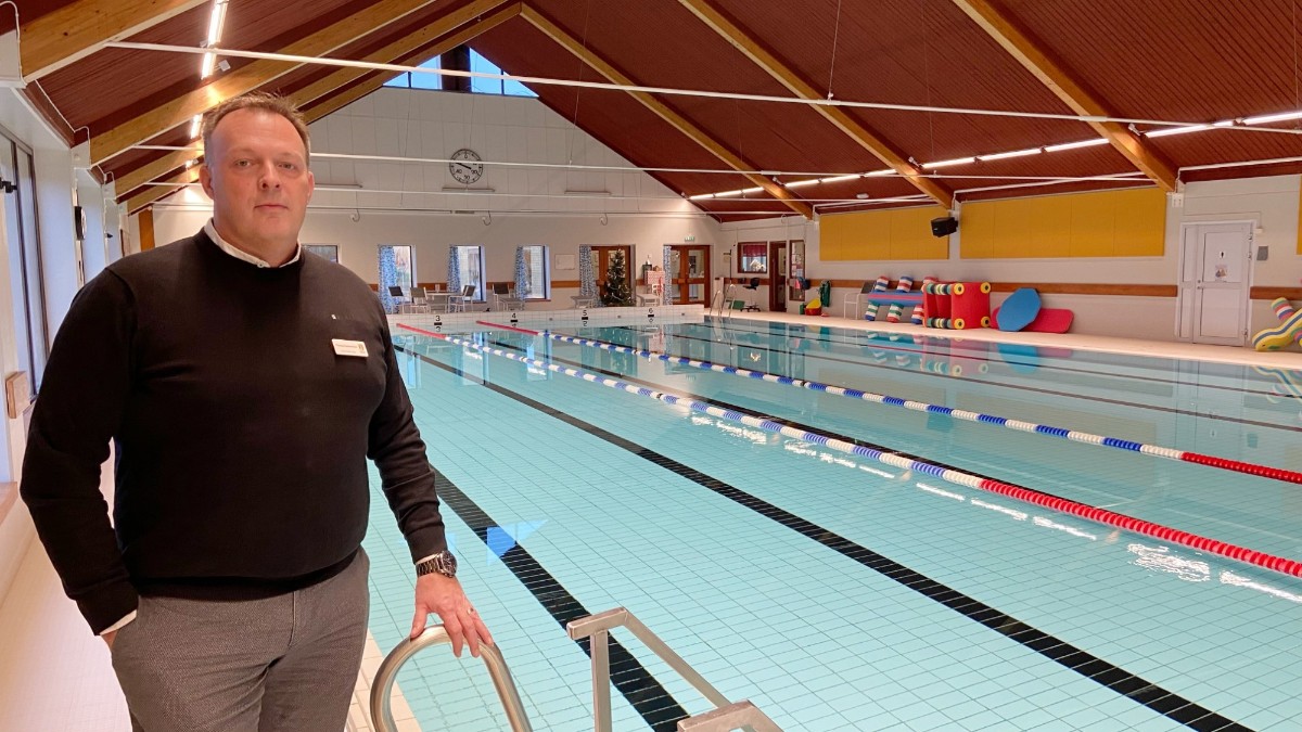 Nu är Vadstena simhall öppen igen – 50-åringen har genomgått en rejäl ...