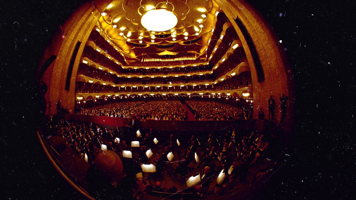 Anrika The Met i ekonomisk knipa