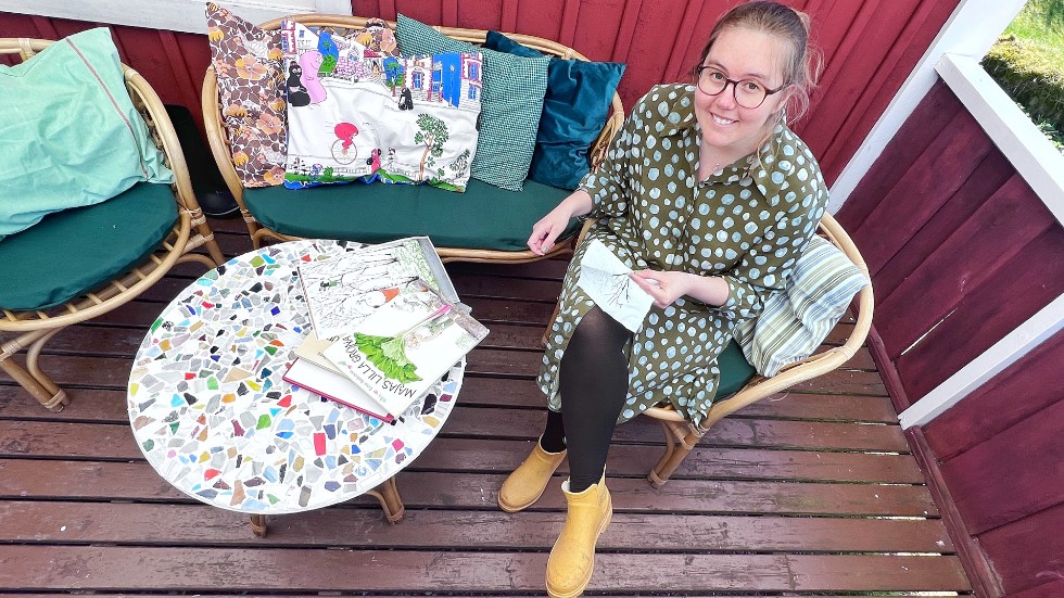 Maja återskapar välkända figurer med nål och tråd