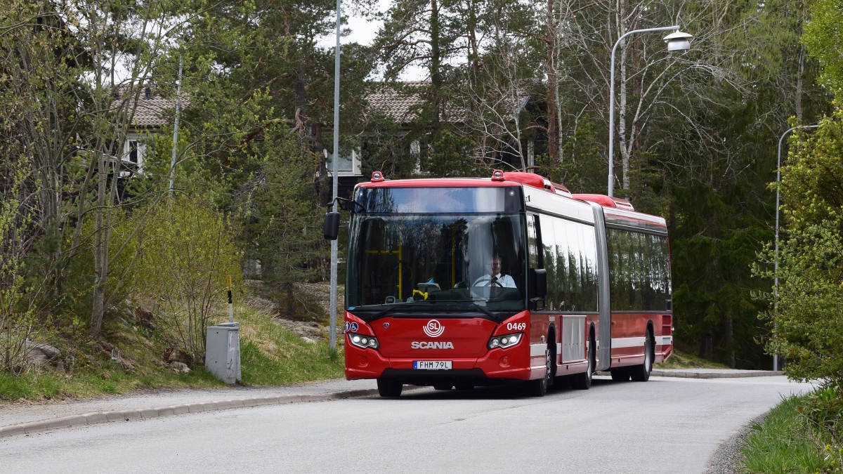 SL vill dra ner på busslinjer och tågavgångar