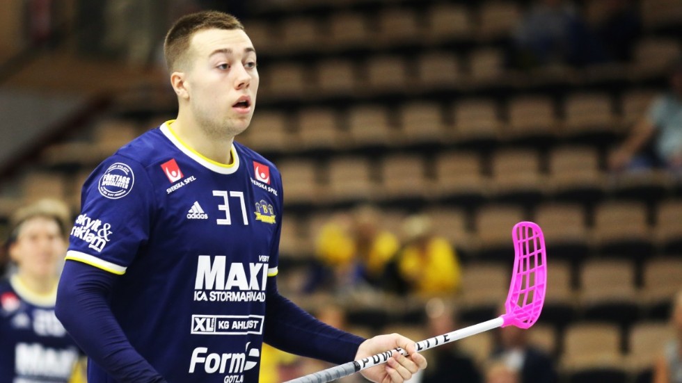 Den frispråkige bolltrollaren håller inte igen – vare sig på planen eller i intervjustolen