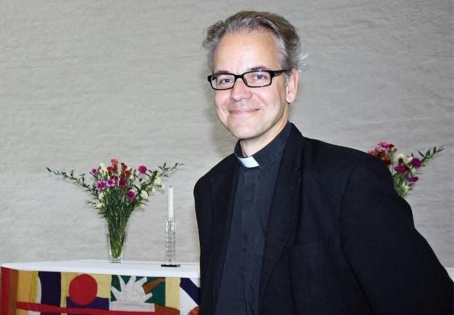 Den sjungande prästen fyller 50 år