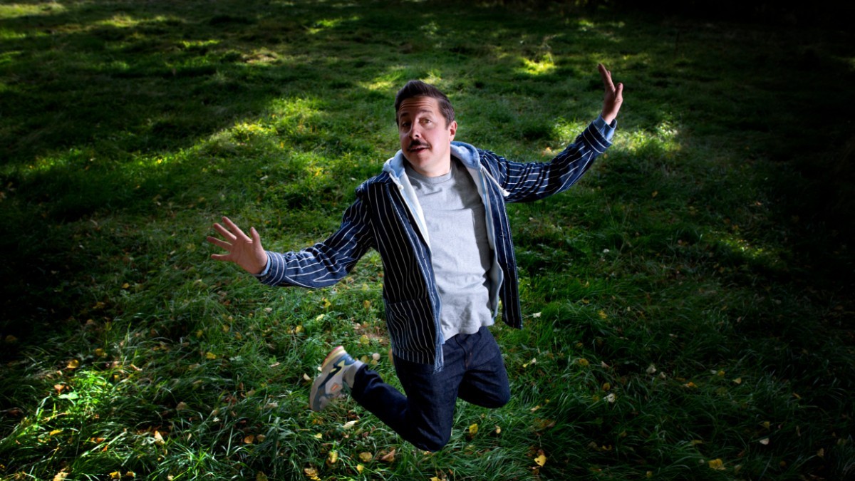 Exklusiv intervju med humorstjärnan David Sundin inför föreställningen ...