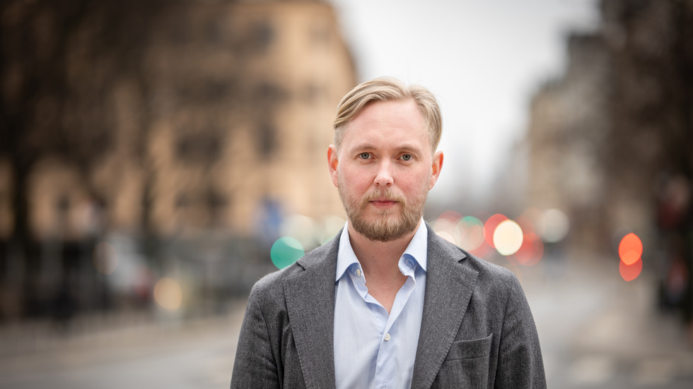 Han tar över efter Erik Bergkvist i EU-parlamentet