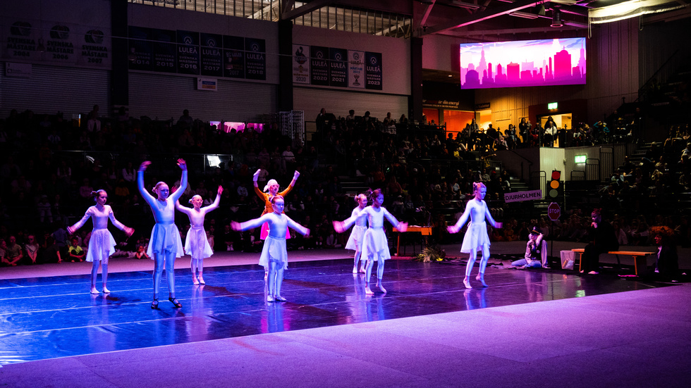 Dansläraren Pauline, 30, har dansat hela livet – sonen fortsätter