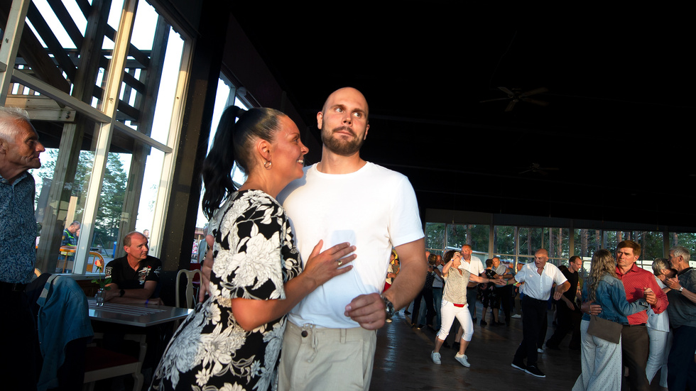 Bildextra: Midnattssol och dansglädje då Tony Irving intog berget