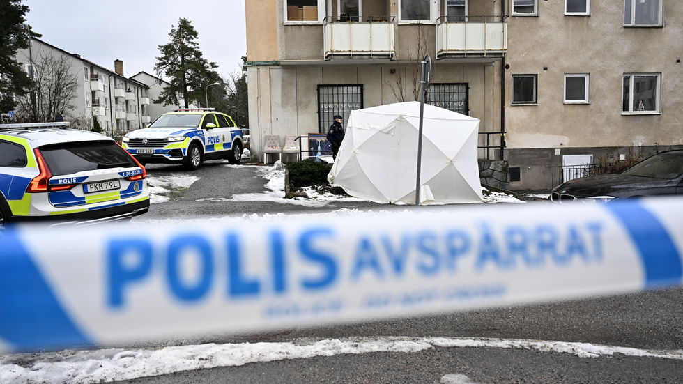 Två Personer Hittade Döda I Stockholm