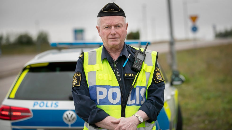 Polisen som inte vill sluta – trots 45 år i uniform: "Jag skulle sakna ...