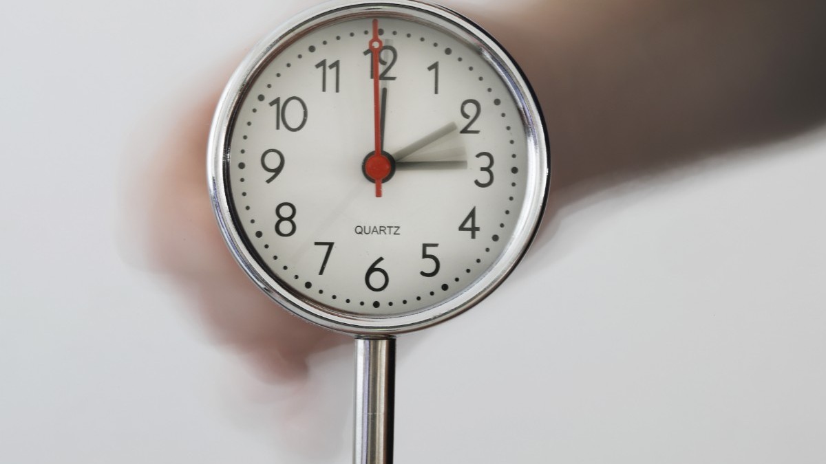 Klockan tickar i sommartidsfrågan