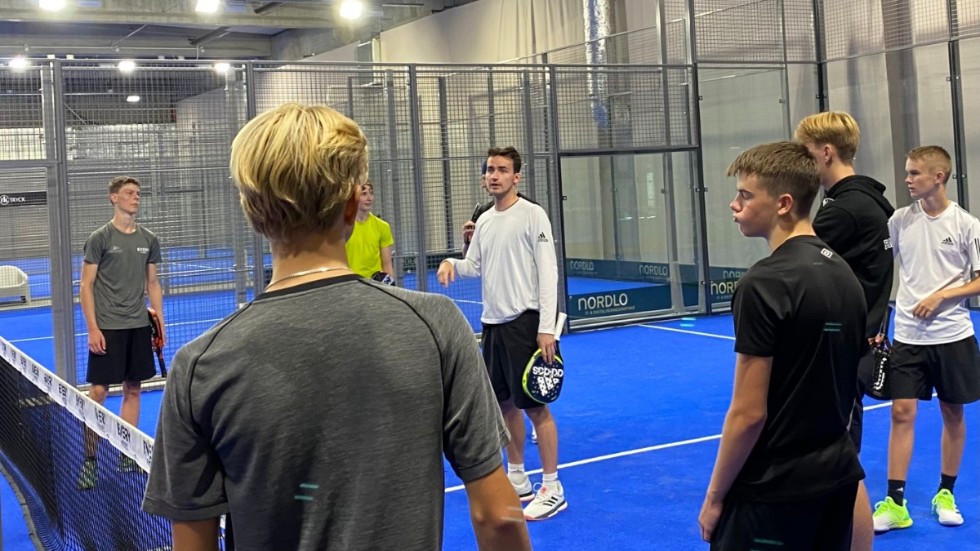 Rekordstora padelutbildningen • Högt tempo och hårda bollar: "Snabb ...
