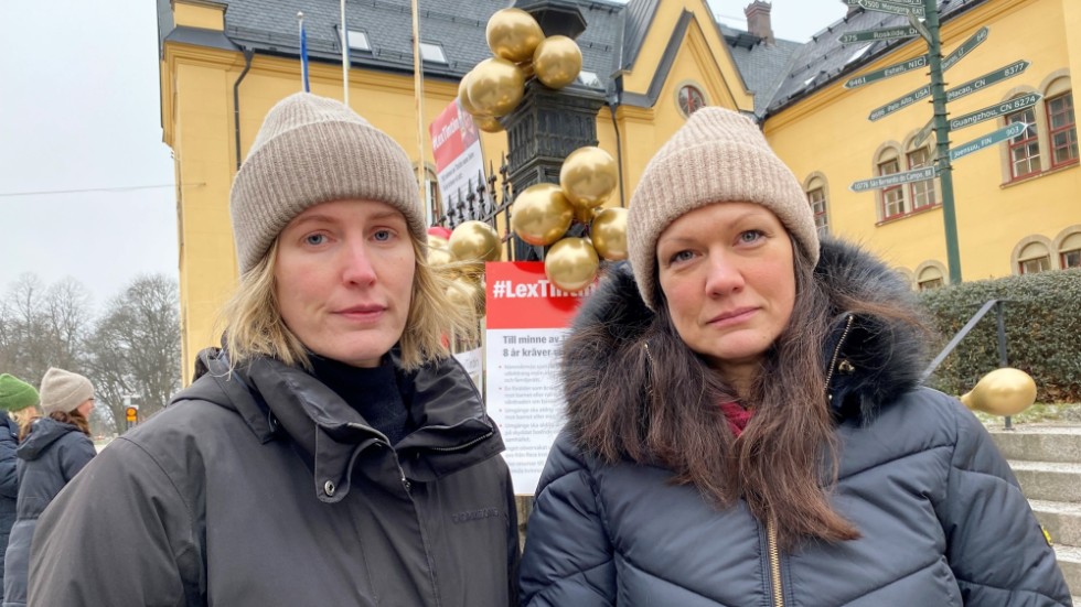 Mördade Tintin hedrades utanför stadshuset