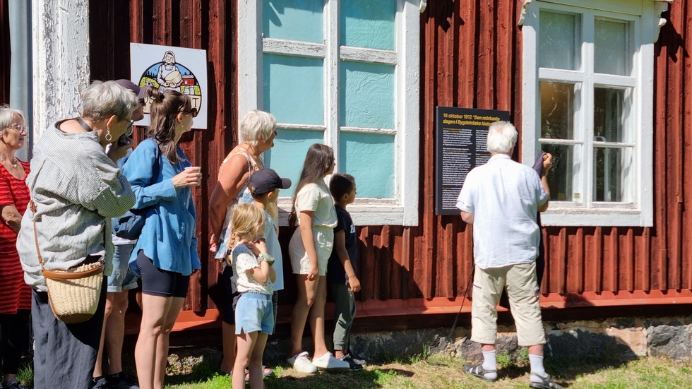 Minnesstenen avtäcktes – 212 år efter byns tragedi