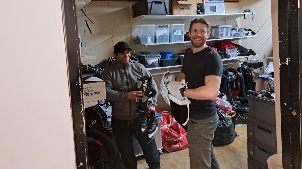 Toppvärvningen kan få spela i förre Hästen-målvaktens utrustning