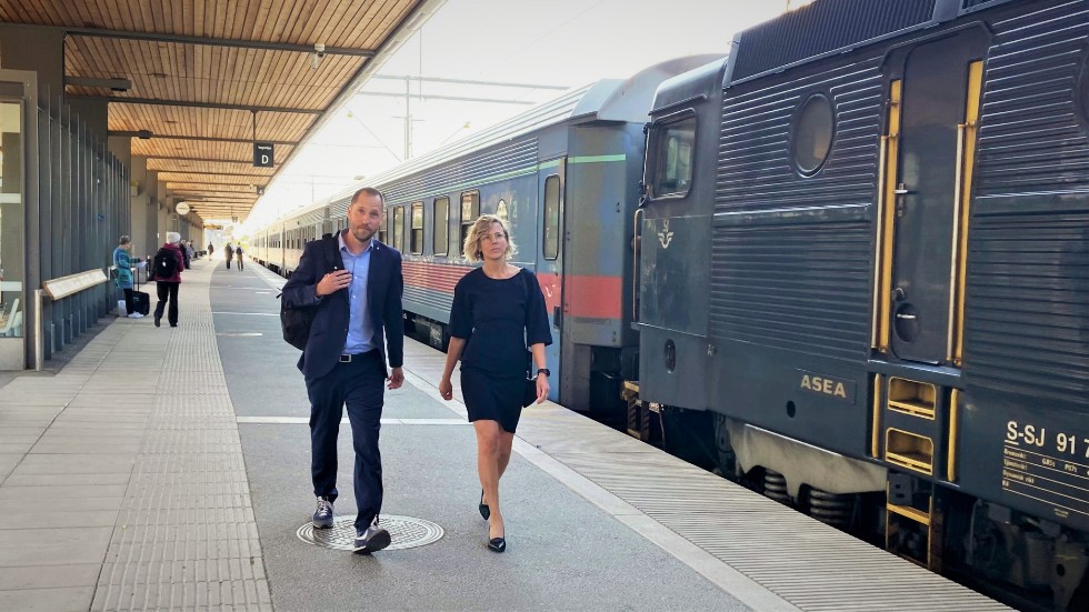 Claesson (L) om nya vändningen: "Fortfarande en del av alliansen"