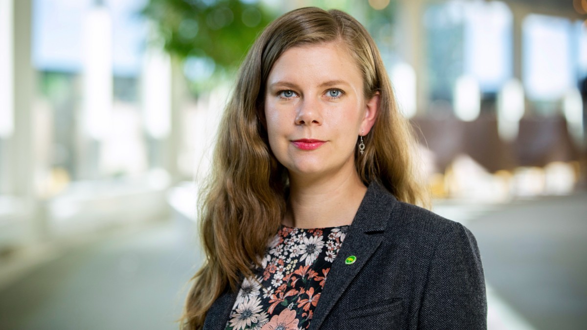 Riksdagsledamoten Emma Berginger (MP) bor utanför Linköping – men ...