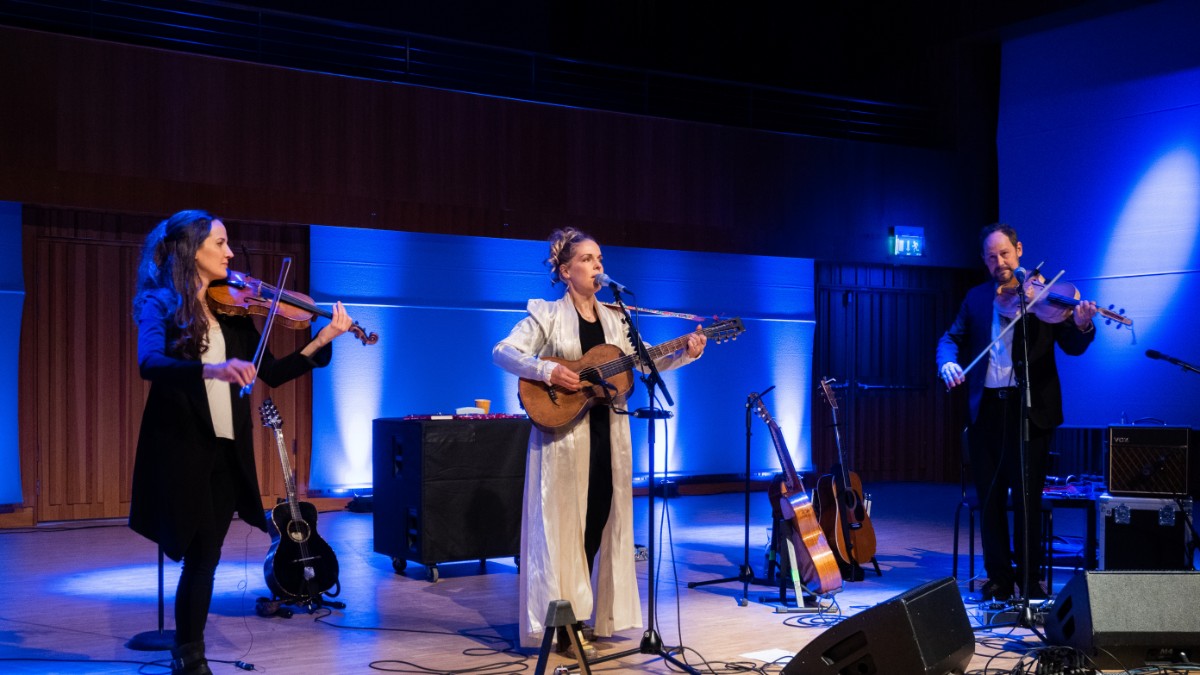 Sofia Karlsson ger oss guldkornen från Svarta ballader