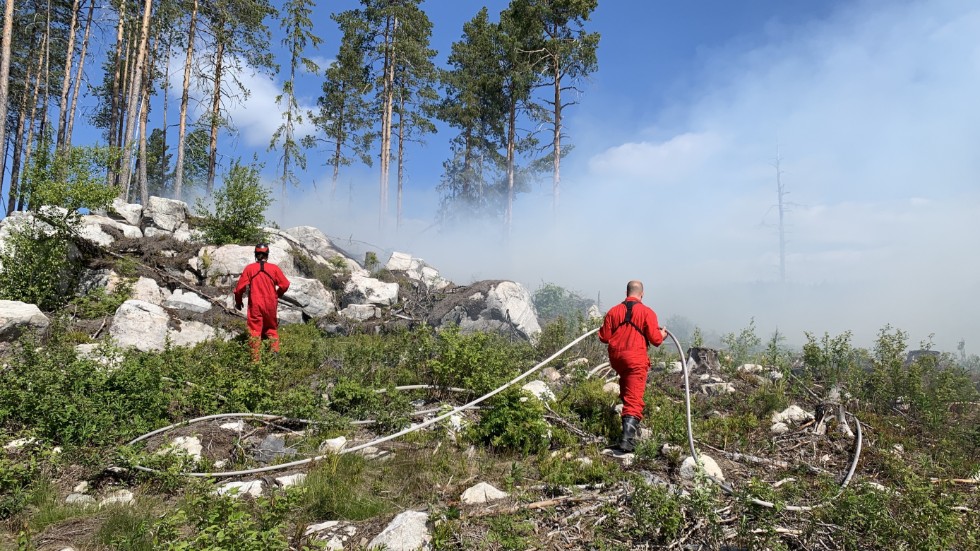 Räddningstjänsten kämpade mot brand utanför Skellefteå