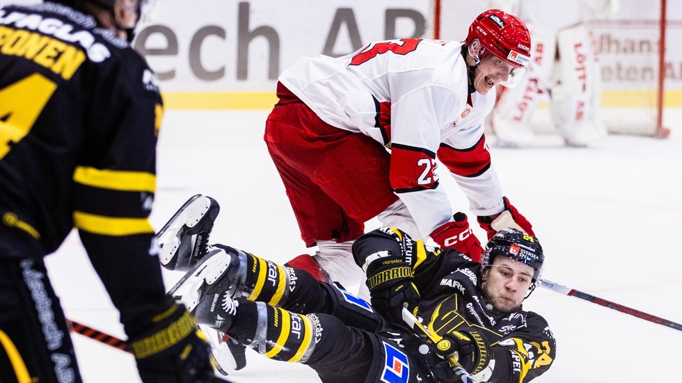 Tunga beskeden: Succéspelaren lämnar – och backen skadad
