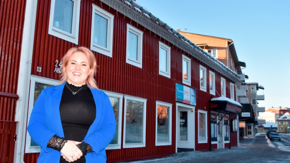 Sandra, 34, tog över klassiska biografen efter sin sjuke pappa • "Jag har rivit biobiljetter när ...