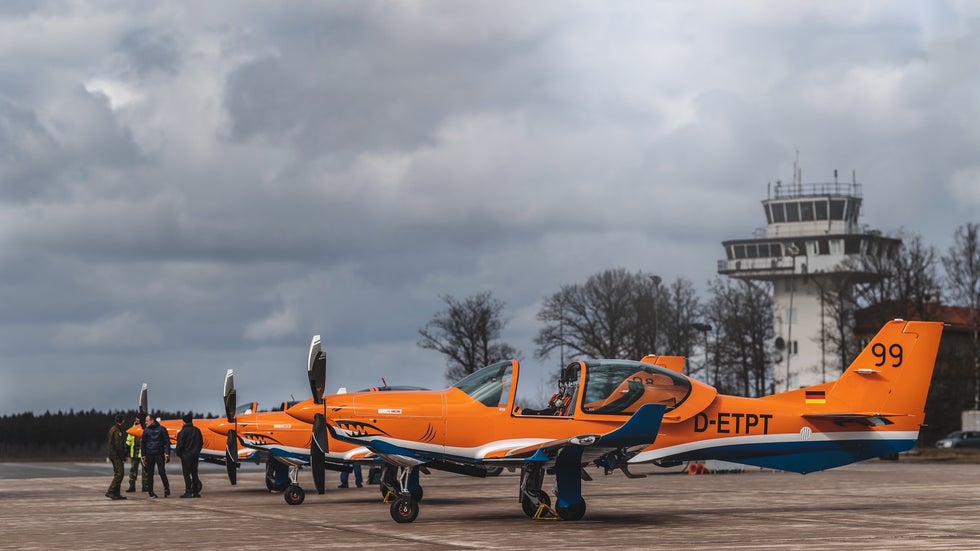 Har du sett de orangea flygplanen över Linköping?
