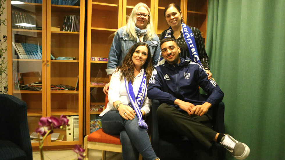 IFK-spelaren tillbaka på skolan där han växte upp: "Jag njuter"