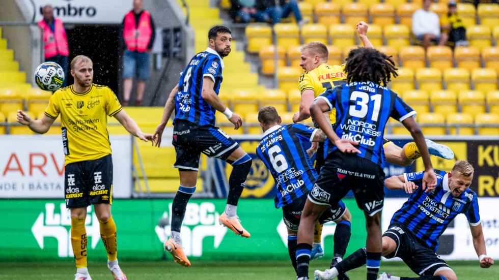 Kritiken efter tunga förlusten: "Vi gav bort matchen"