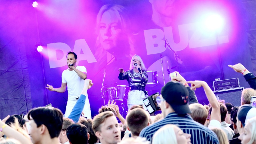 Da Buzz hitkavalkad gör ingen besviken