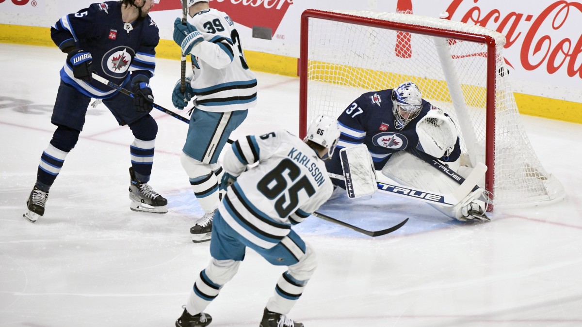 Karlsson skriver historia med 100 poäng