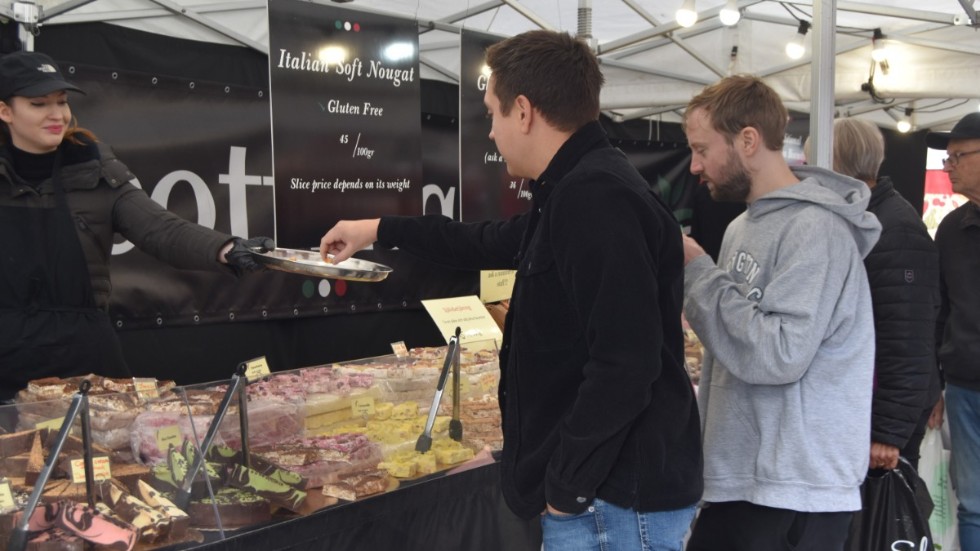 Vimmelbilder från matmarknaden i Skellefteå – se vilka som besökte den ...