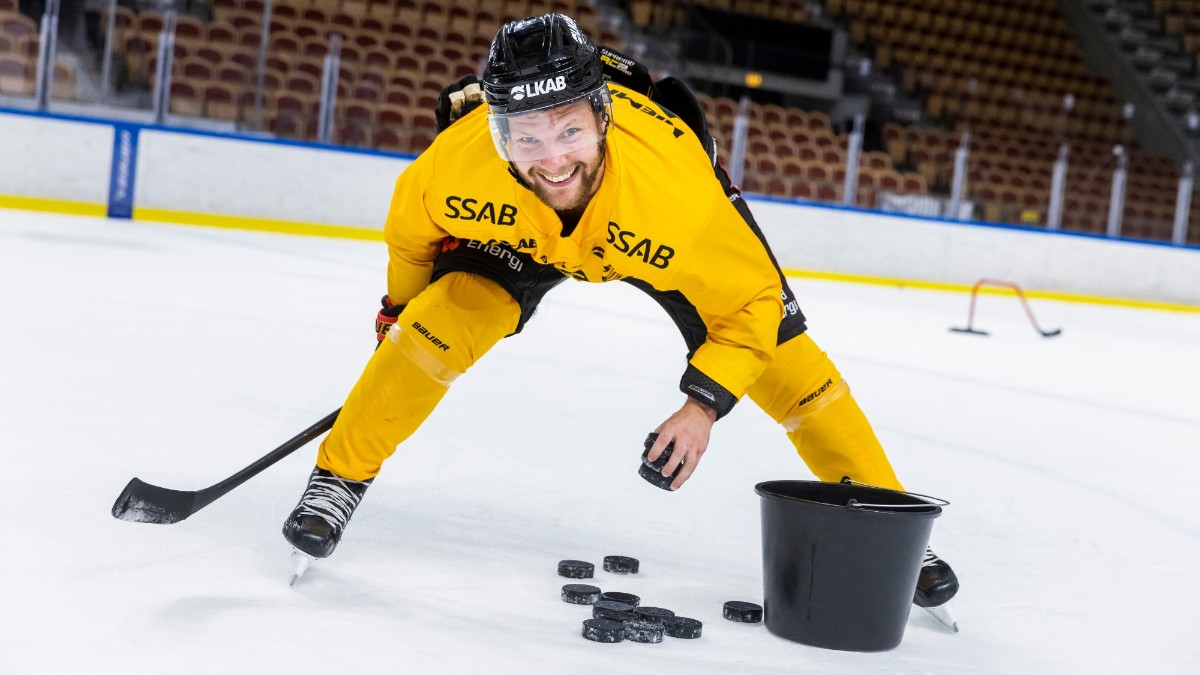 Spelarna fick ledigt – men Emanuelsson tränade ändå: "Jag kliver inte ...
