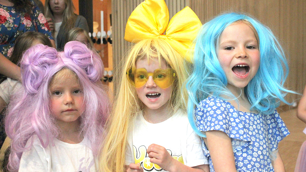 VIMMEL: Hängivna Dolly Style-fans tog över Sara kulturhus