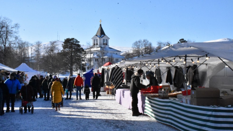 Anrik marknad hänger löst • "Gör allt vi kan för att rädda den"