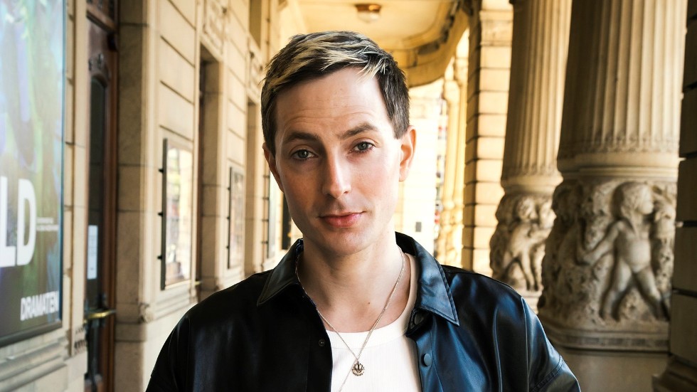 MAGNUS IHRESKOG: Brittisk Costello-country och färgglad musikal för de ...