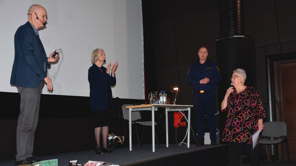 Bankchefen: "En historia vi känner alltför väl" • "Det är tragedier som ...