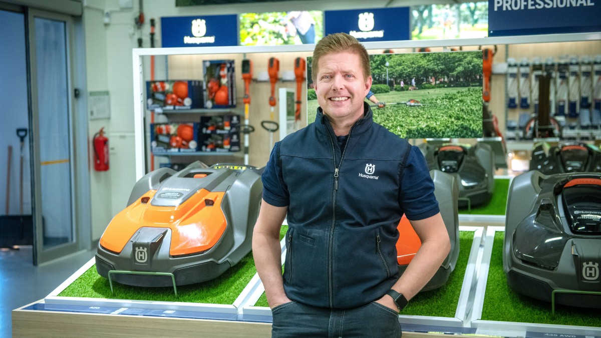 ANNONS: Robotar tar över gräsklippningen