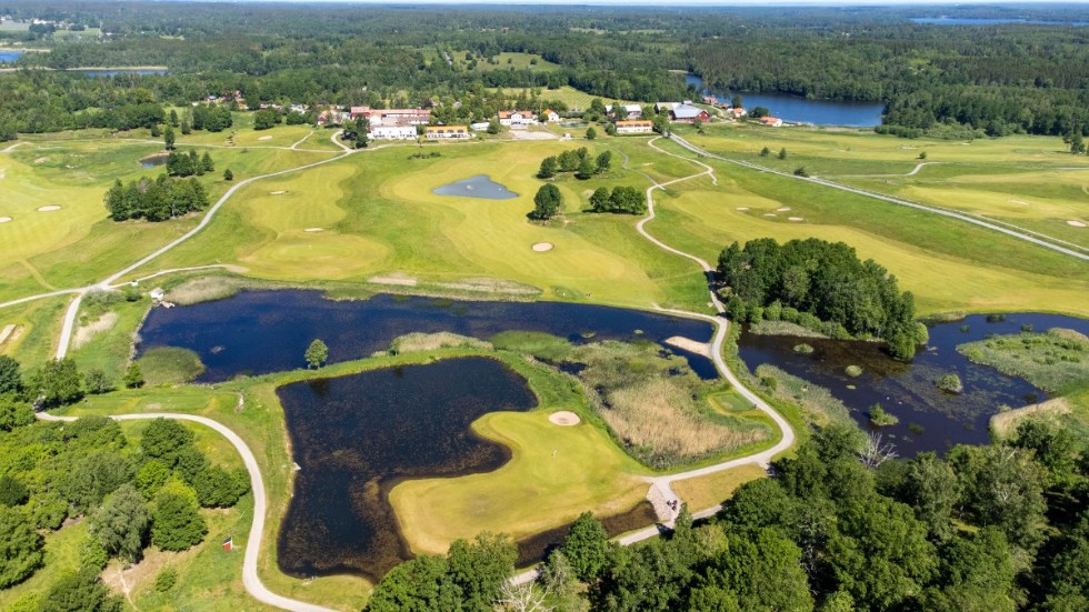 Efter skyfallen – golfbilar förbjuds i Linköping: "Kan ta skada"