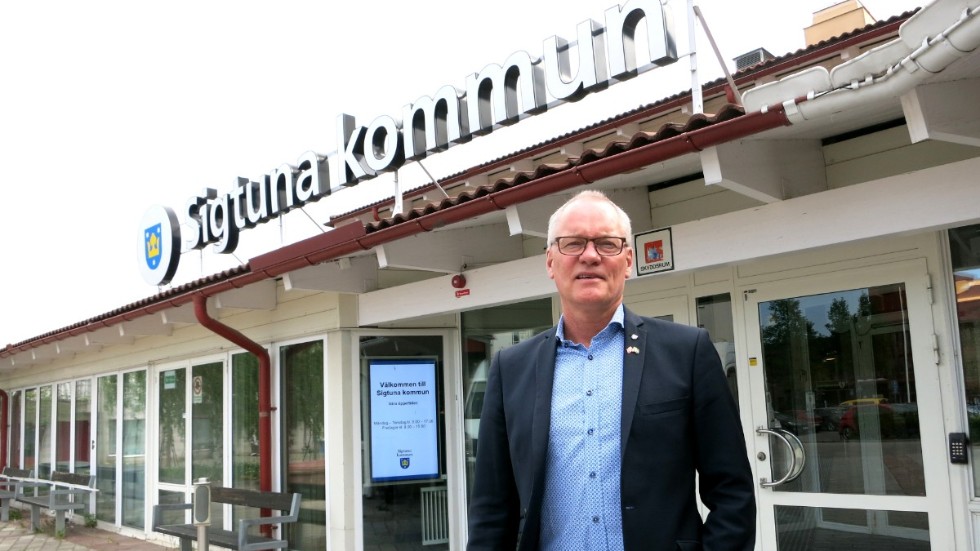 Olov Holst (M) avgår till partiernas glädje: "Lättnad"