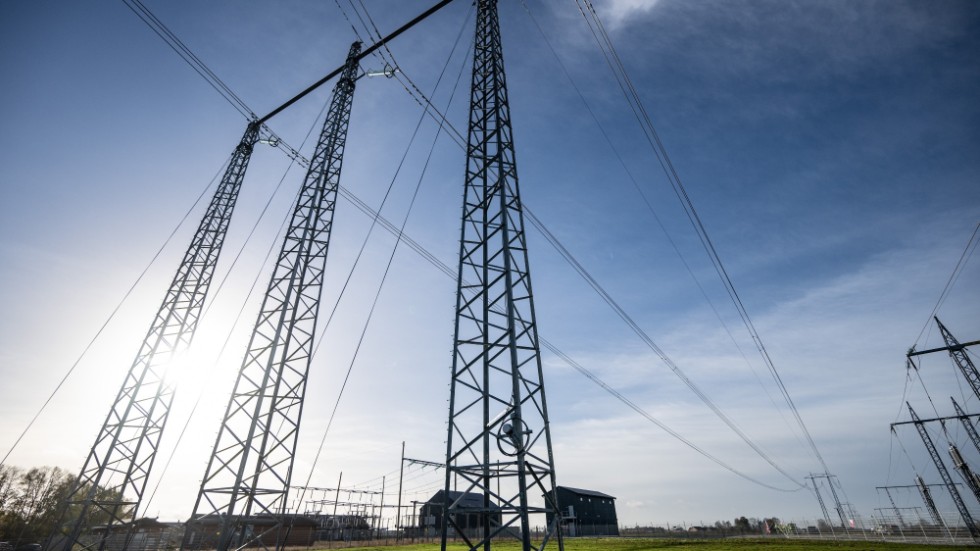 Tekniska verken höjer elnätsavgiften • Så mycket blir det för villor ...