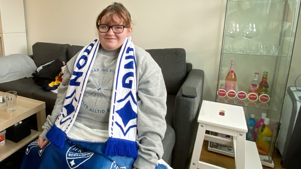 Wilma, 21, fick ta bort en bit av skallen och steloperera nacken