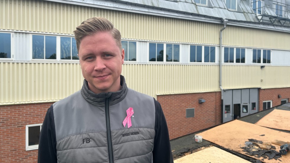 BILDEN: Tjuven sågade upp ett hål – och tog sig in genom taket