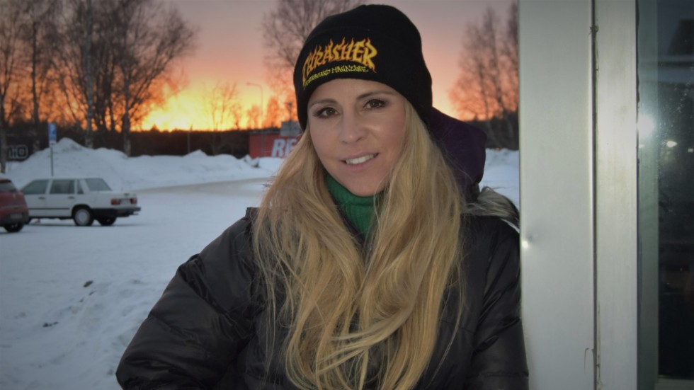 Lisa Miskovsky är tillbaka: "Jag syr ihop uppväxten"