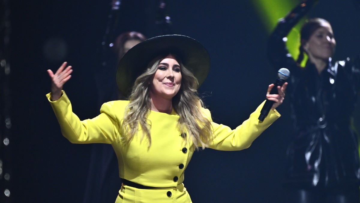 Miss Li kan ta plats i nya psalmboken