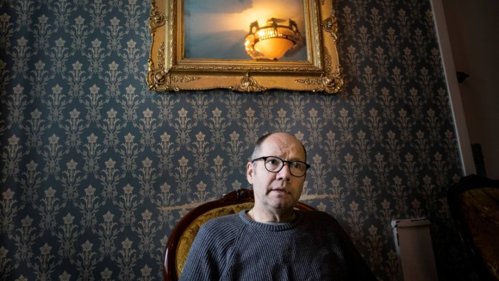 Ursinnig Peter Englund fräschar upp den slitna berättelsen om andra ...