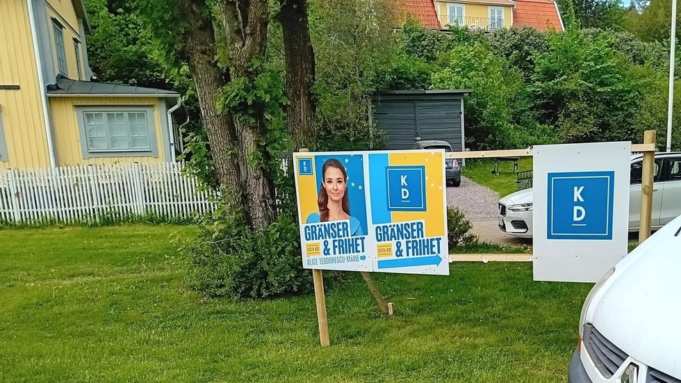 Kuppen: Stjäl Ebba Busch-affischer – om och om igen